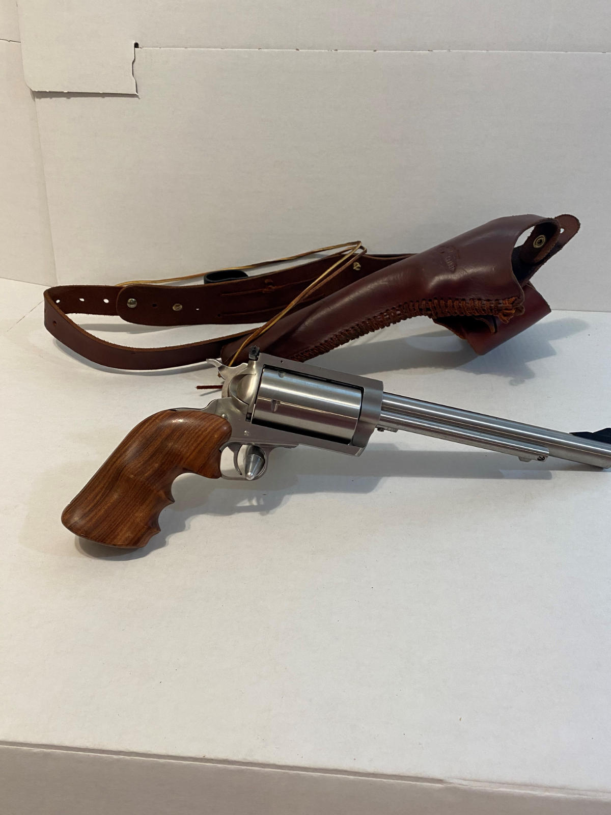 Magnum Research BFR 8 inch barrel, mint condition, fired 5 times ...