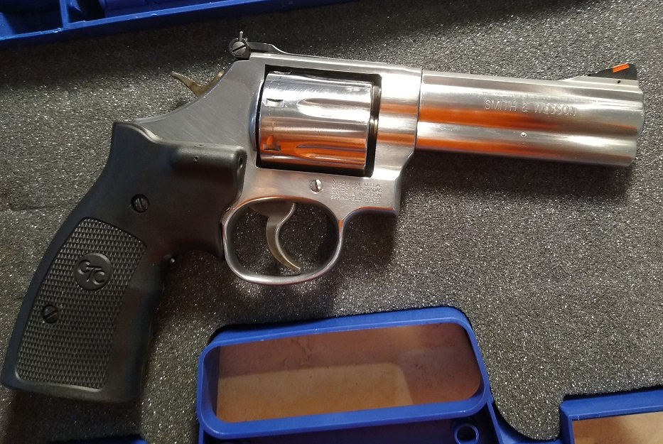 Smith & Wesson S&W 686 Plus 4" .357 Magnum With Crimson Trace ...