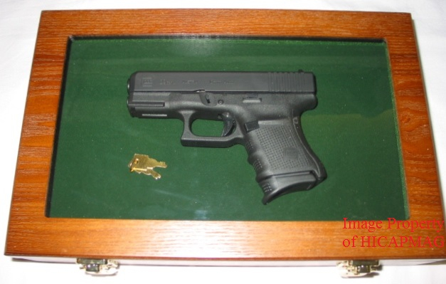 Display Case Colt 1911/Colt Peacemaker/S&W/Browning Hp/Ruger/Glock ...
