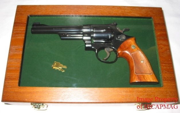 DISPLAY CASE Colt 1911/Colt Peacemaker/S&W/Browning HP/RUGER/Glock ...