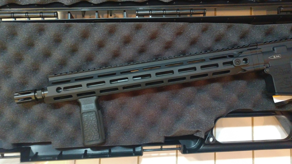 Daniel Defense DDM4 V7 M-LOK 5.56x45 NATO AR-15 Semi-Auto Rifle, 16 ...