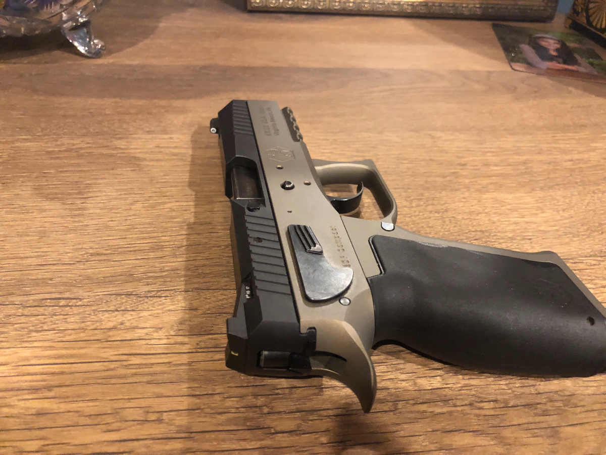 Sphinx Sdp 9mm 9mm Luger For Sale at GunAuction.com - 16074150