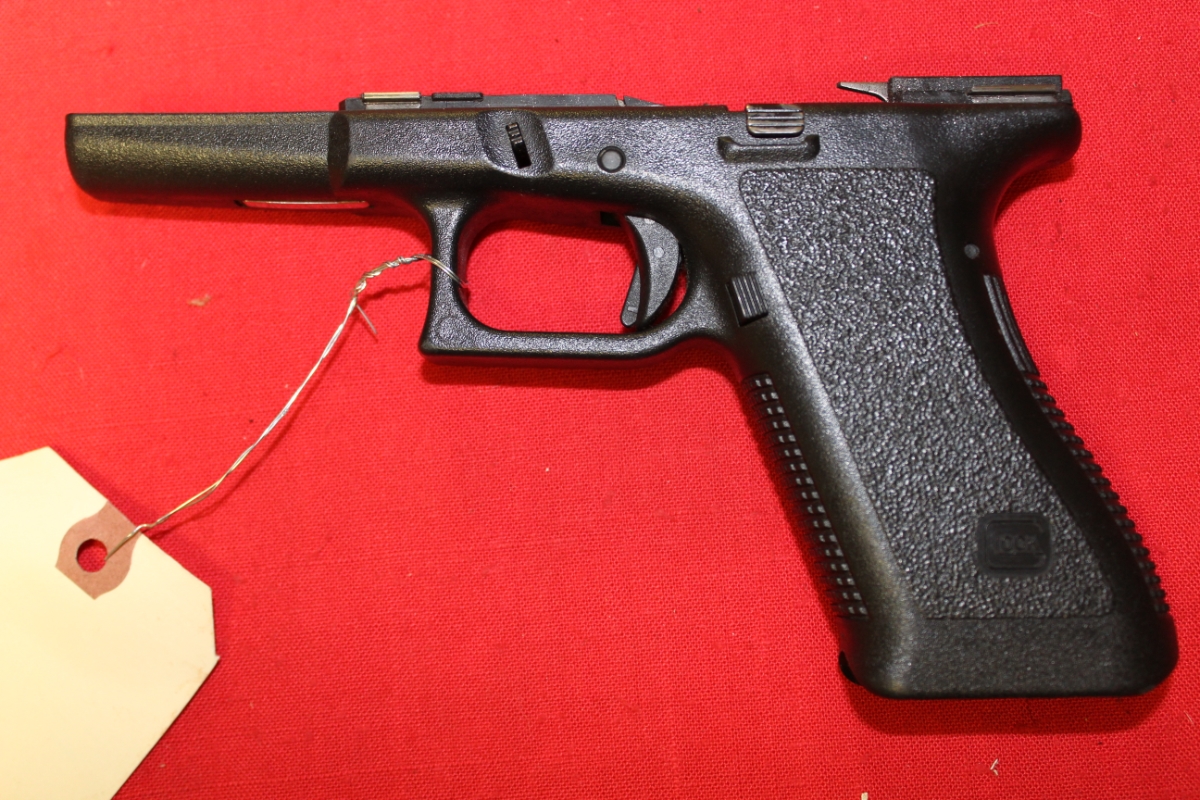 Glock 17 Gen 2 Complete Frame Assembly 9mm Luger For Sale at GunAuction ...