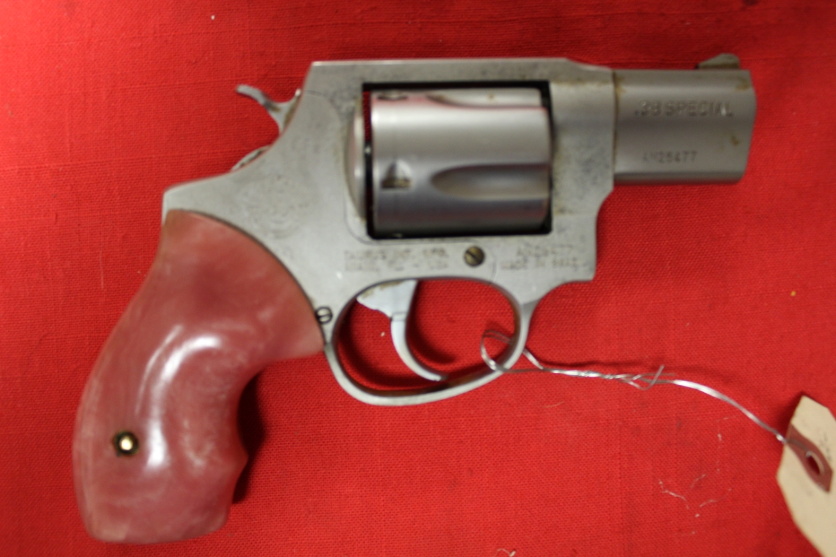 Taurus Model 85 Ultra-Lite Stainless Pink Grips