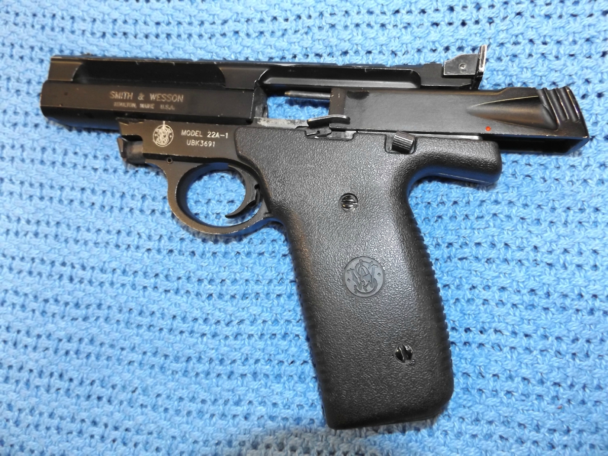 Smith & Wesson Model 22a1 .22lr That Comes With One 10 Round Magazine ...