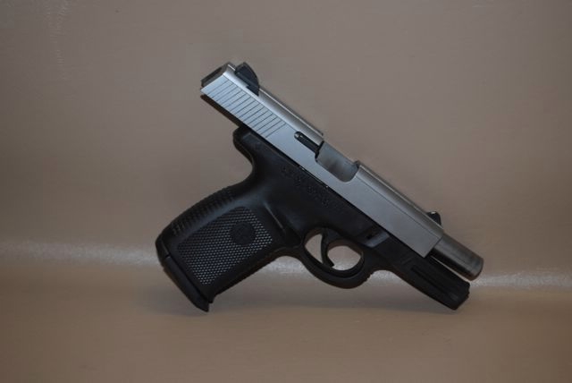 Smith & Wesson 40ve 40s&W Caliber Pistol_s7 For Sale at GunAuction.com ...
