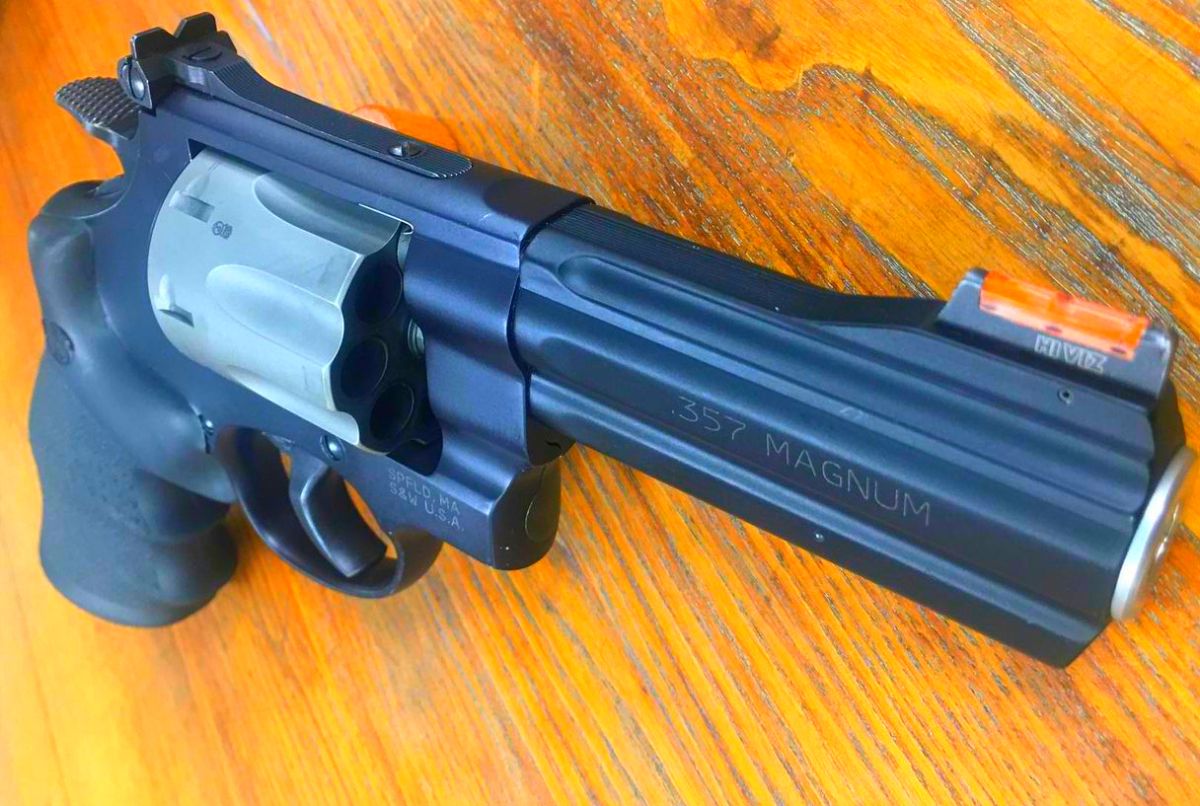 Smith & Wesson 327 Personal Defense .357magnum 8-Shot W/Titanium ...