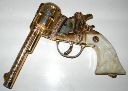 1955 Kilgore Gold Kit Carson Cap Gun & Holster For Sale at GunAuction ...
