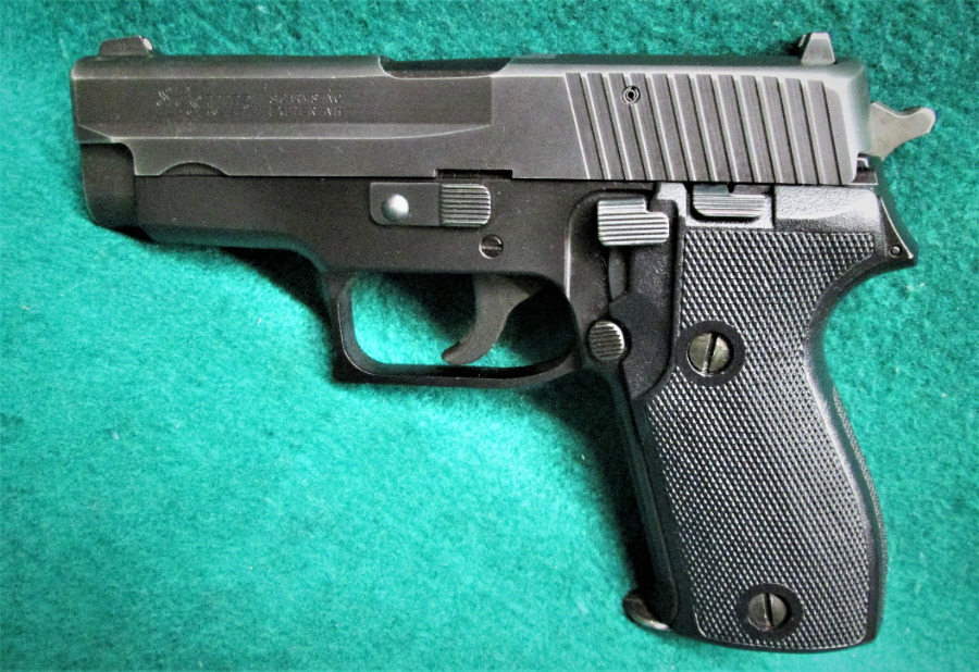 Sig Sauer Inc Model P225 3.5 Inch Barrel W/8 Rd. Mag. Minty Bore 9mm ...