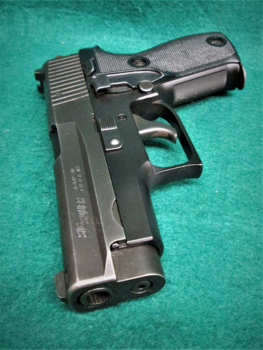 Sig Sauer Inc Model P225 3.5 Inch Barrel W/8 Rd. Mag. Minty Bore 9mm ...