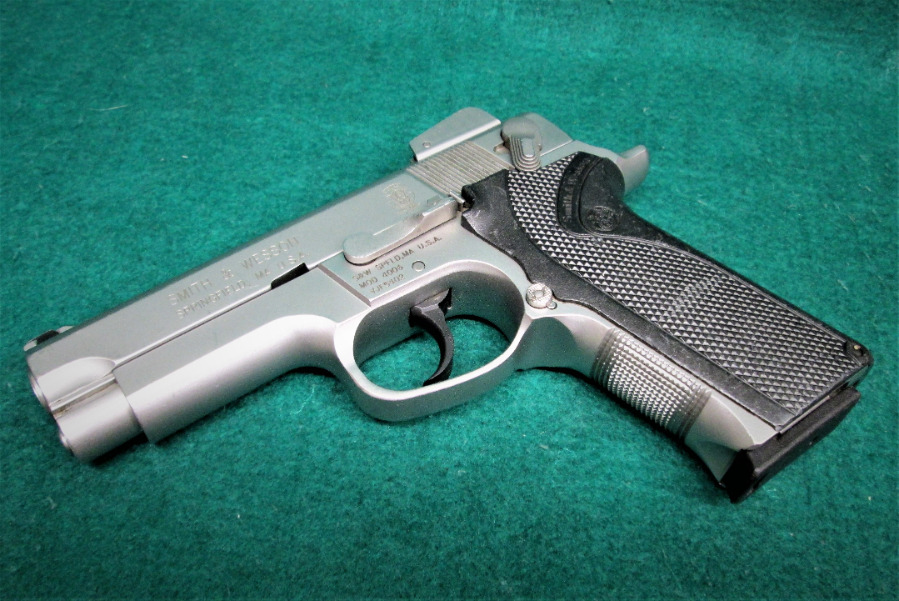 Smith & Wesson Inc Mod 4006 Heavy Duty Stainless 11rd Mag & 4 Inch Bl .40 S&W For Sale at ...