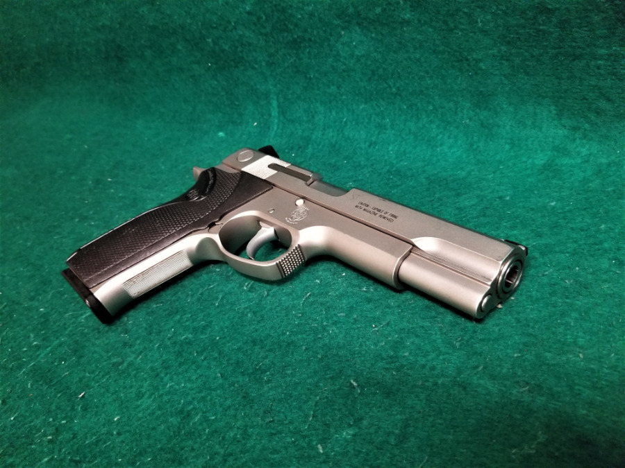 Smith & Wesson Inc Mod. 1026 5 Inch Barrel Stainless Da/Sa W-One 9 ...