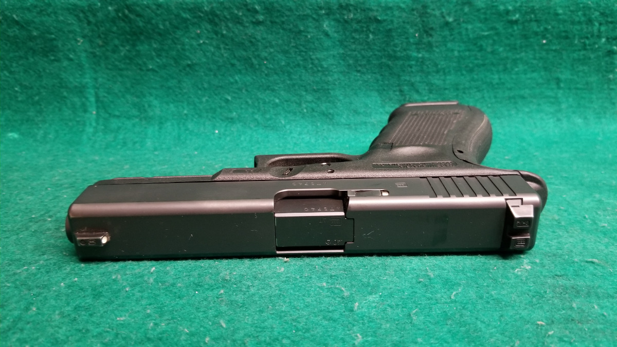 Glock Inc Mod. 22 Gen4 Made In Austria Blk 4.5 Inch Barrel W-One 10 ...