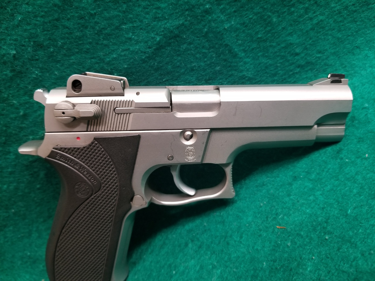 Smith & Wesson Inc Mod. 5906 Stainless Da/Sa W-Safety/Decocker 4 Inch ...