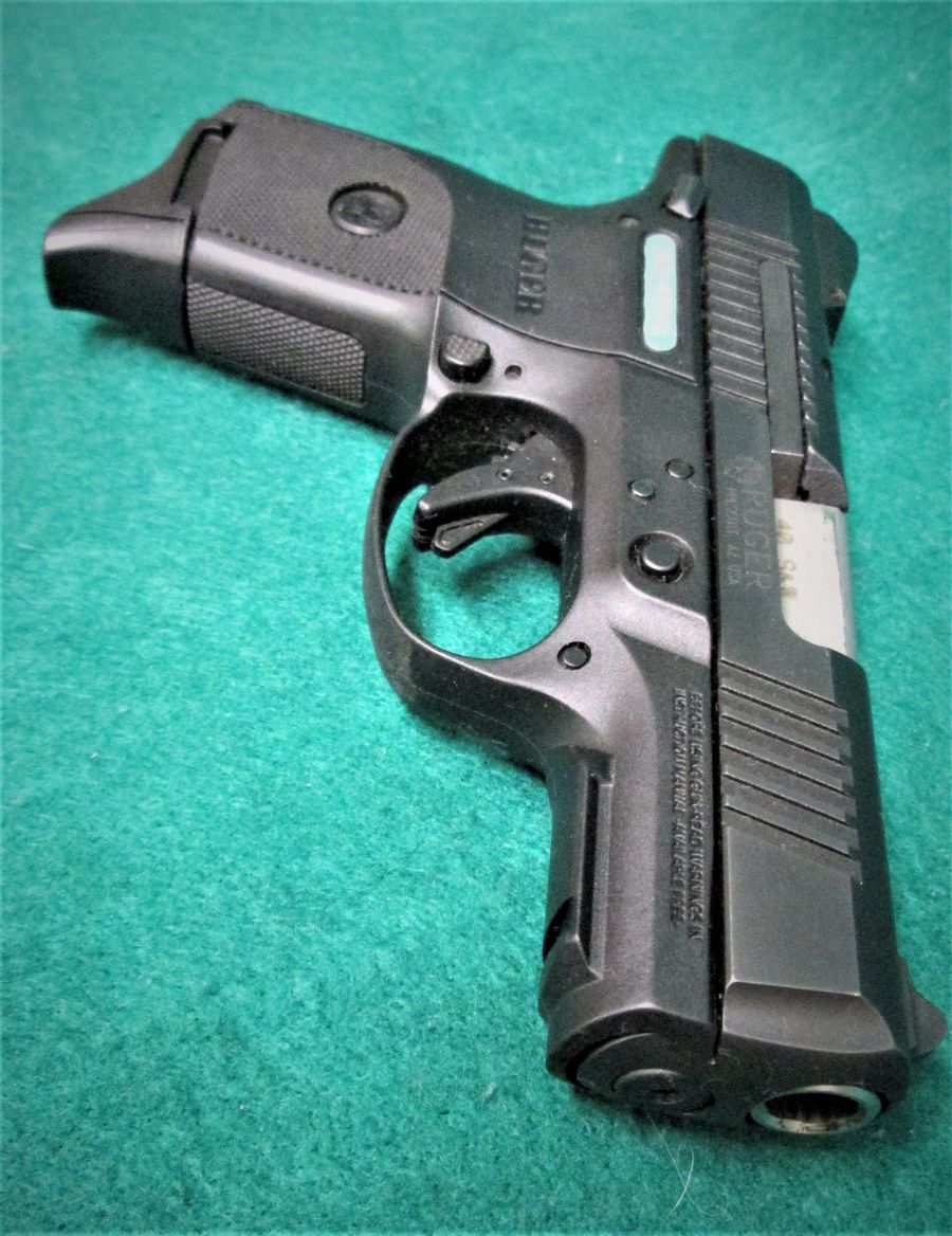 Sturm, Ruger & Co. Inc Mod Sr40c In Factory Case W/1-9rd Mag & Paper ...