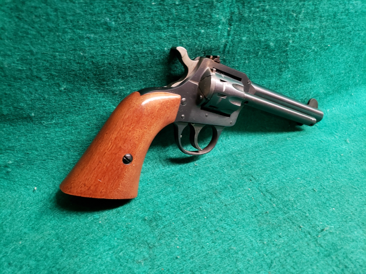 H & R Model 949 - Blued. 9-Shot Double Action. 5.5 Inch Barrel. Nice ...