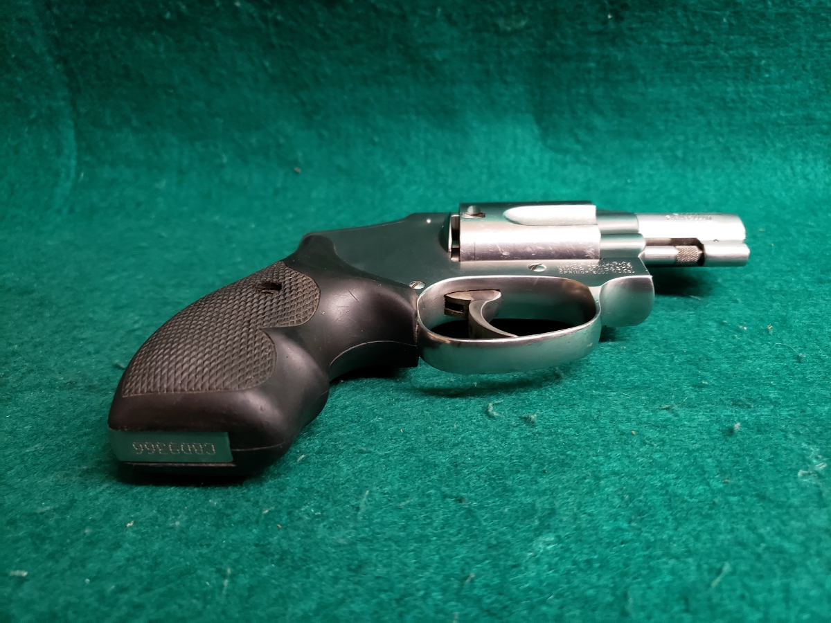 Smith & Wesson Model 940-1. Stainless. Hammerless J-Frame Centennial. 2 ...