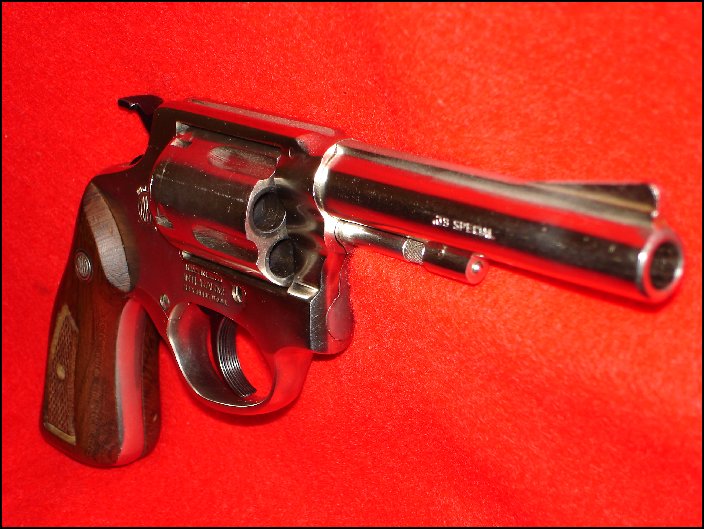 ROSSI - MODEL 31 .38 SPEC. FACTORY NICKEL 4-INCH - Picture 3