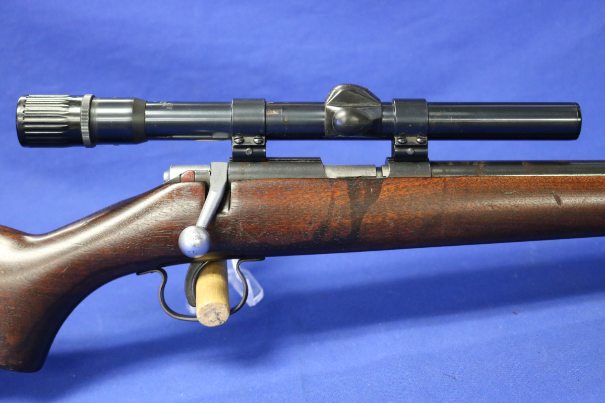 Colt Colteer 22 Magnum with Weaver V22 Scope