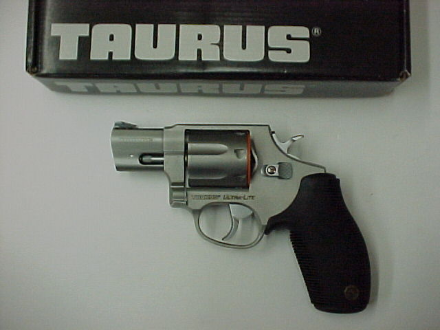 TAURUS ULTRA LITE TAURUS 817 U L, 38 SPL.7 SHOT, PORTED N.I.B.
