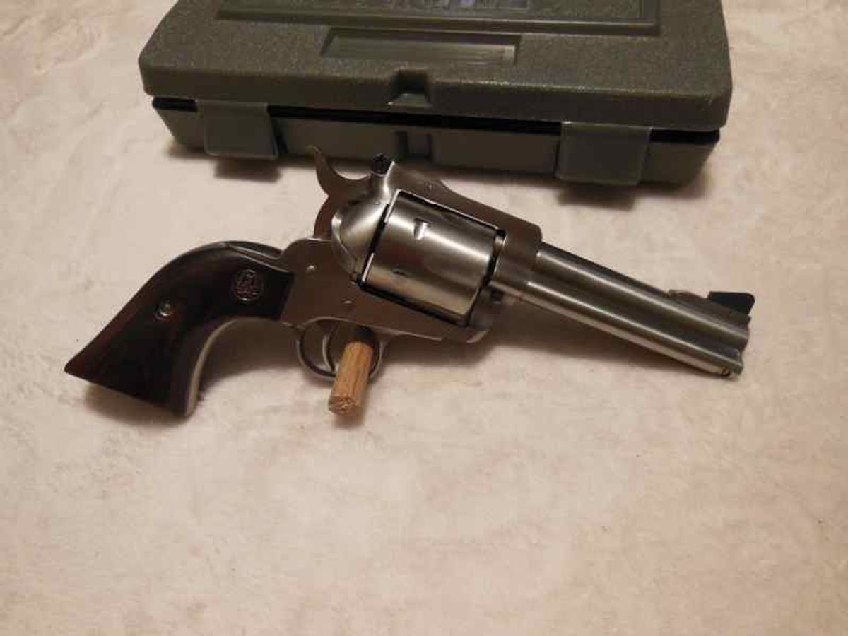 Ruger Blackhawk 4.62" 10mm / .40 Sw Lnib Lipsey .40 S&W For Sale at ...