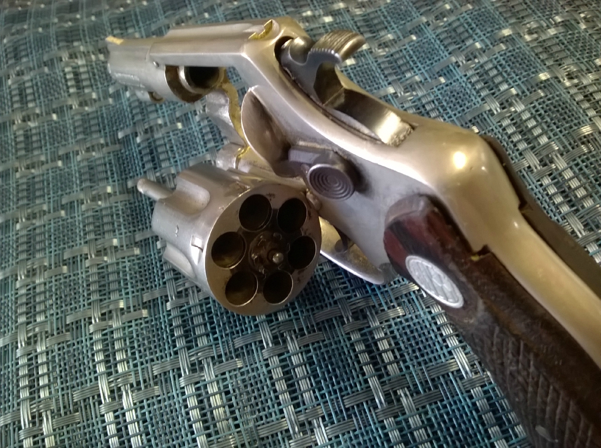 Rossi Model 89 .32 S+W Long Revolver In Good Condition, $1 Opening Bid ...