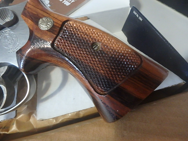 Smith And Wesson 629-4 4 Inch Smith And Wesson Model 629-4 In 44 Magnum ...