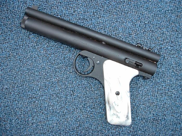 Benjamin Model 422 Semi-Automatic Pislol in Box - Picture 3