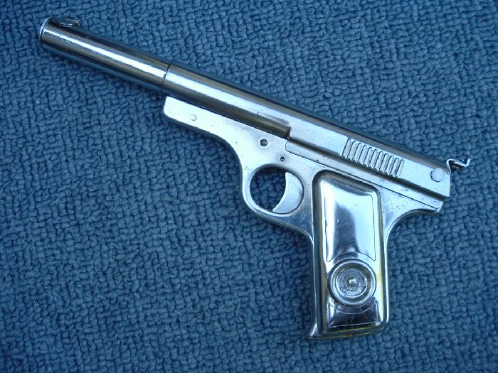 Daisy Model 118 Targeteer chrome pistol with ammo
