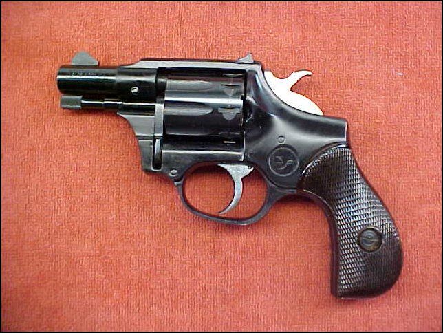 High Standard Manufacturing Corporation Sentinel R-108 .22 Snub Nose/ 9 ...