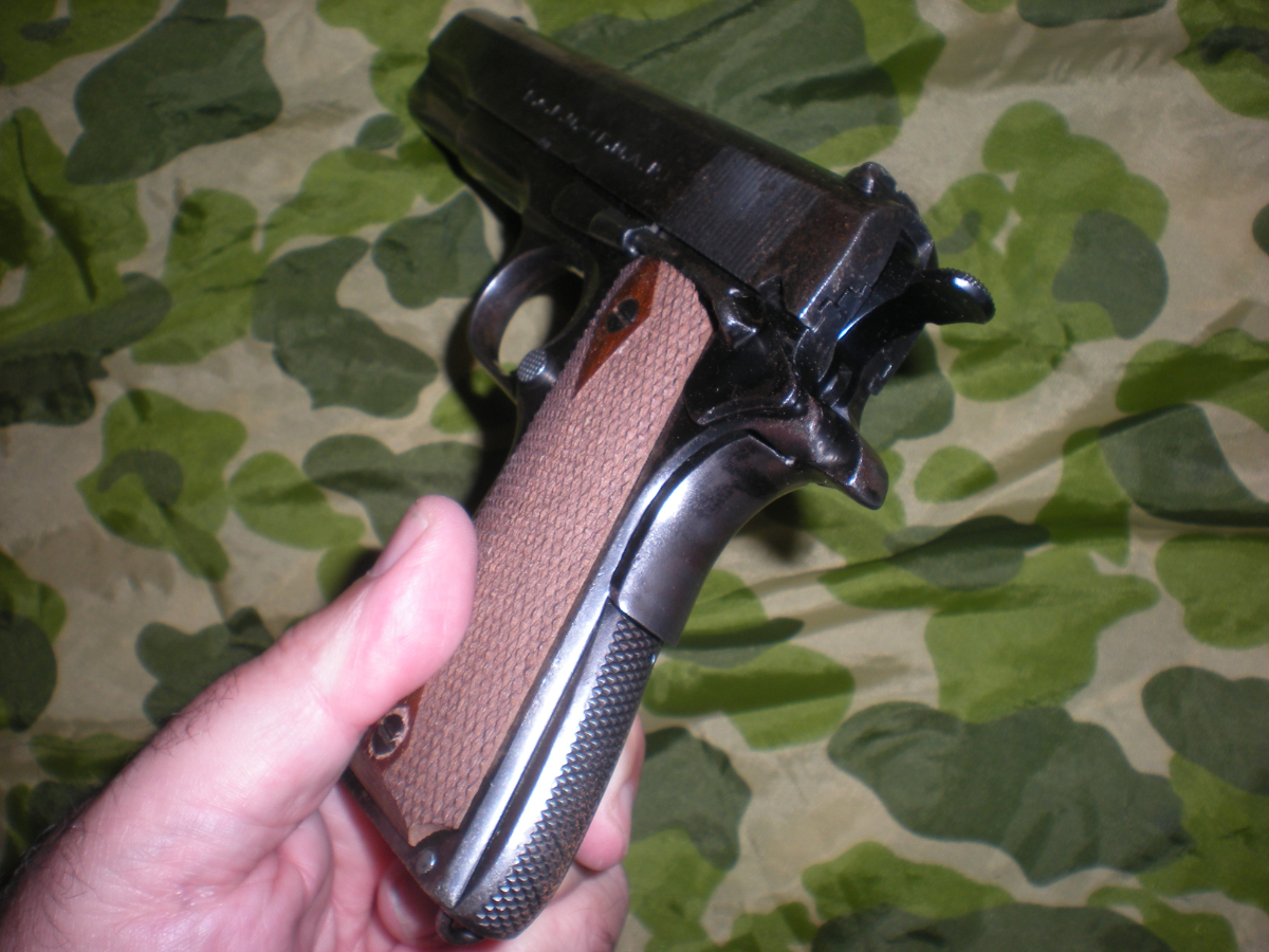 COLT SISTEMA MODEL 1927 .45 PISTOL 1911A1 PISTOL, WOOD GRIPS 1946 ...