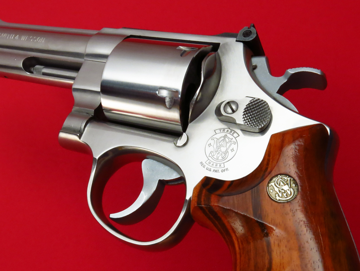 Smith & Wesson Model 627-0 "Model Of 1989"...Stainless, Non-Fluted ...