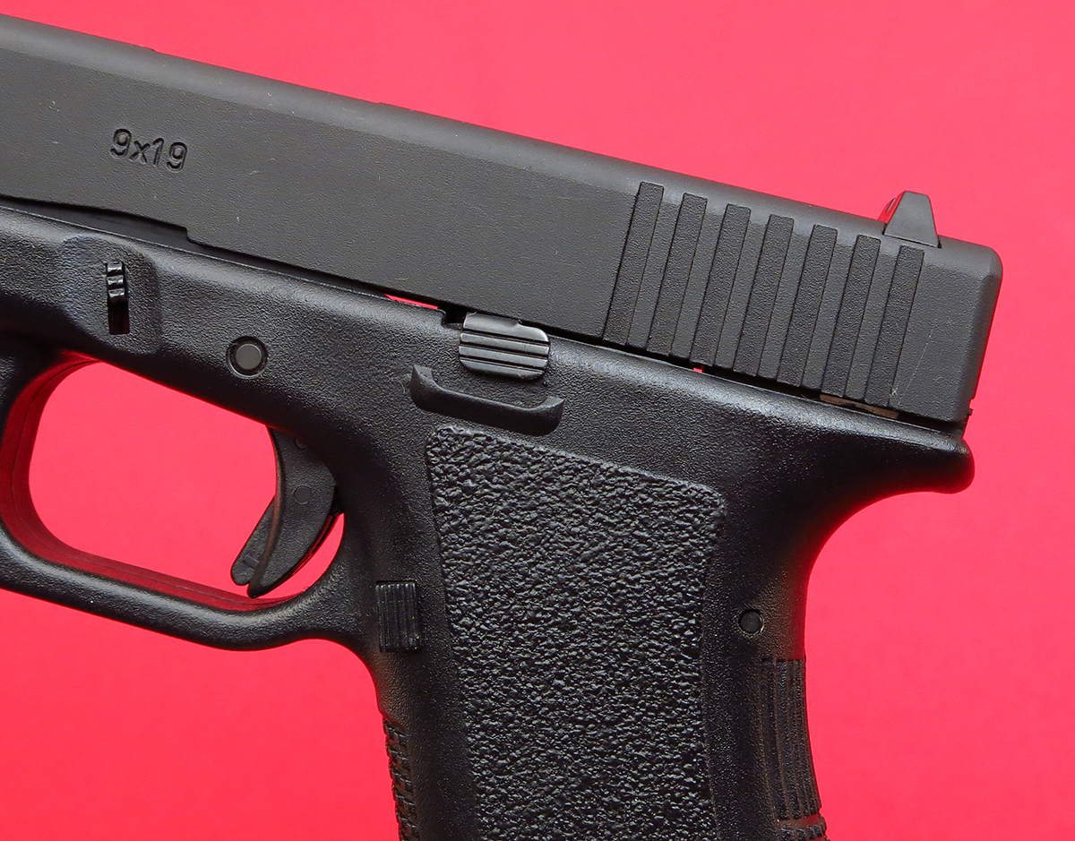 Glock G17 9mm Gen 2...Like New In Box W/ 2 17-Rnd Mags...Mfd 1992...No ...