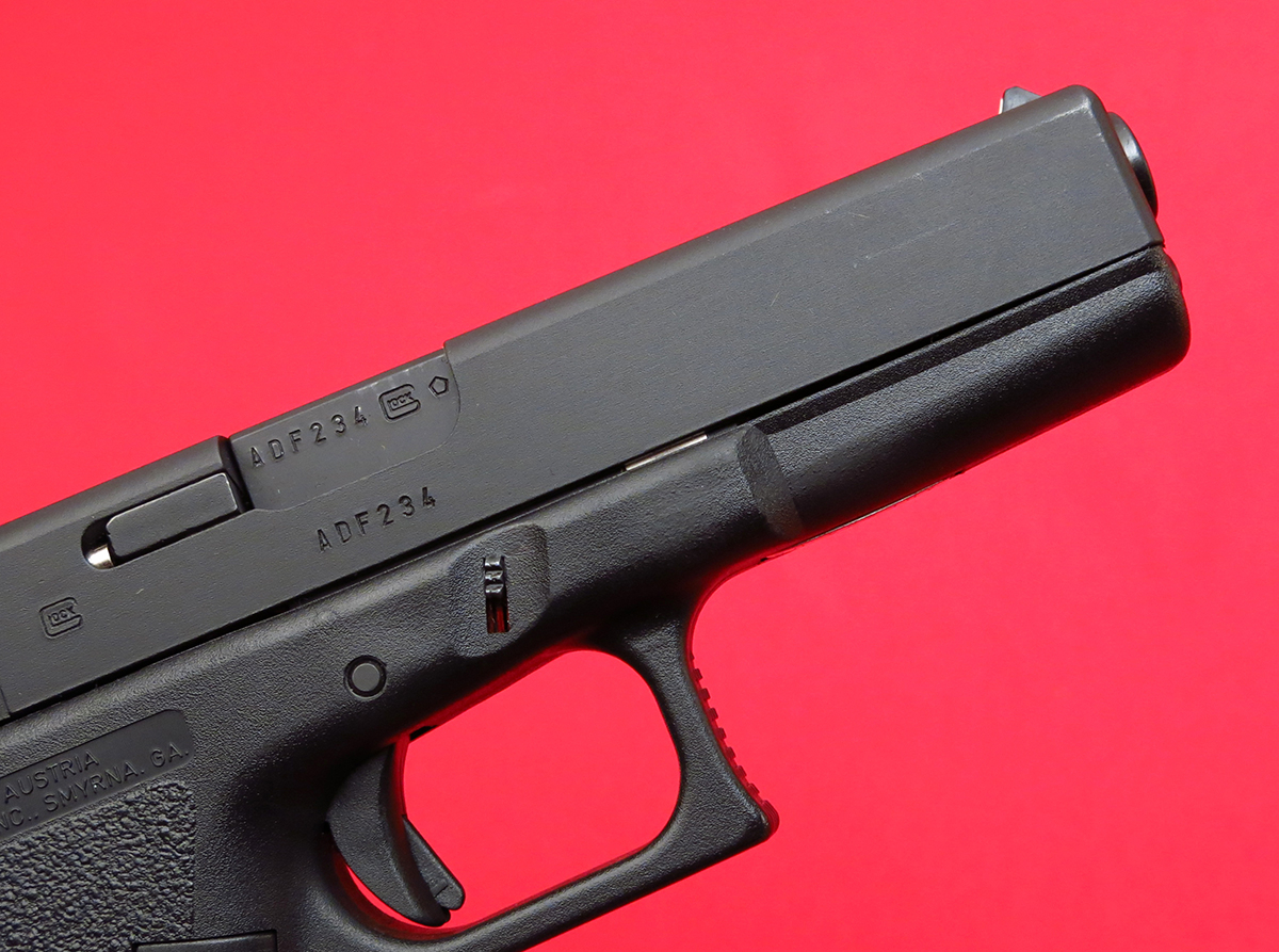 Glock G17 9mm Gen 2...Like New In Box W/ 2 17-Rnd Mags...Mfd 1992...No ...