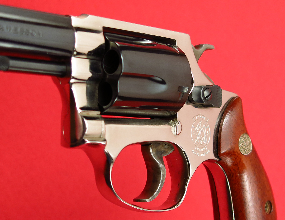 Smith & Wesson Model 36-1 Chiefs Special... "Pinto" Nickel/Blue Finish ...