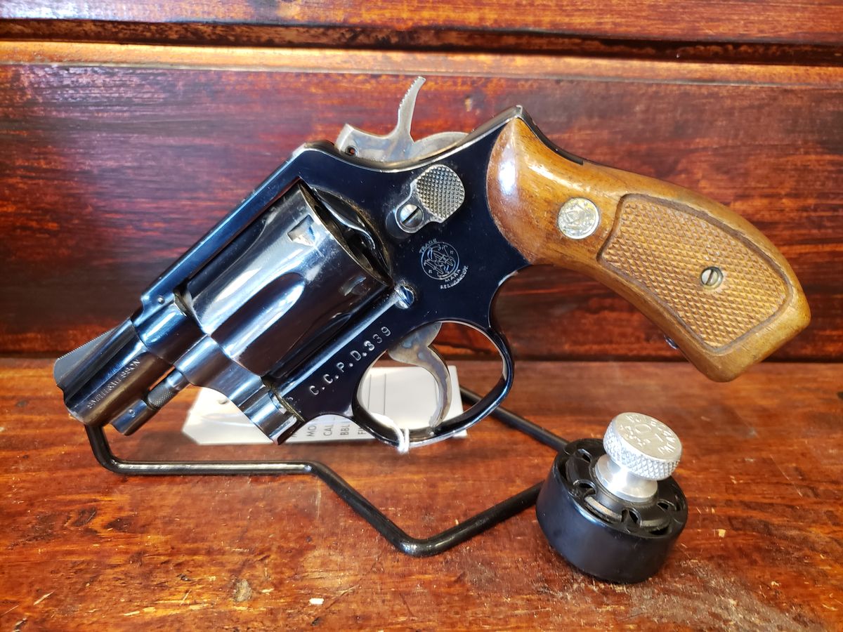 1976 Smith & Wesson 12-2 Airweight 38spcl. W/ Speed Loader .38 Special ...