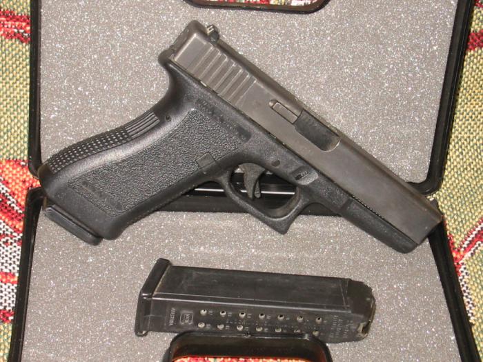 Glock 17 2nd Gen 9mm 2-Hc Mags Fs And Case For Sale at GunAuction.com ...