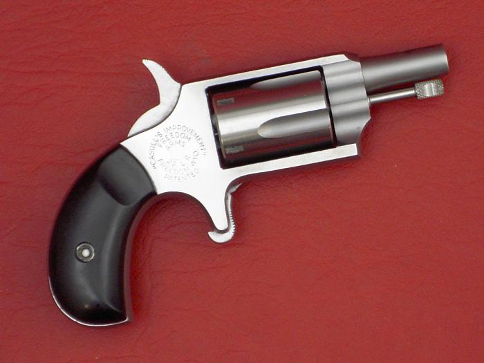 Freedom Arms - Mini Revolver .22 LR With Matching Belt Buckle - Picture 5