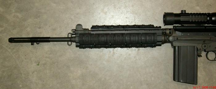 UTG RAILED HANDGUARD FOR FAL, L1A1 RIFLE - Picture 6