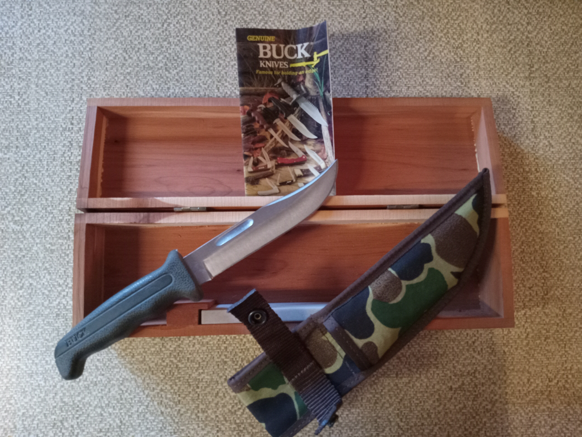 Buck Knife #619 W/ Wood Box (Look) For Sale at GunAuction.com - 17304118