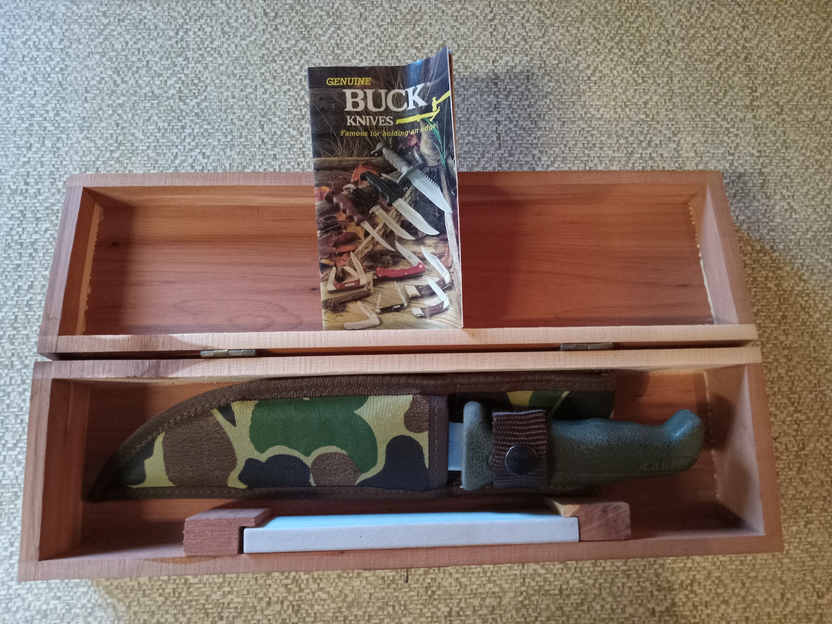 Buck Knife #619 W/ Wood Box (Look) For Sale at GunAuction.com - 17304118