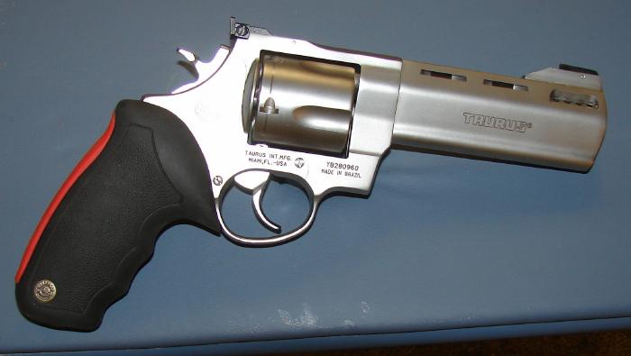 Taurus Raging Bull .480 Ruger 5 inch NO RESERVE!!!!
