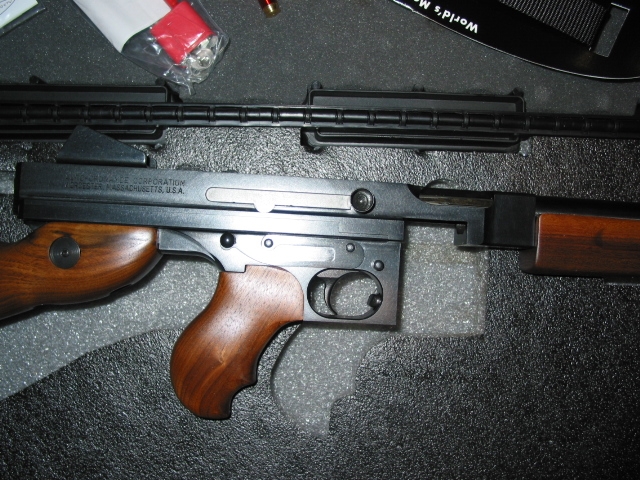 Auto Ordinance Corp. Thompson M1 Semi-Auto Wwii `Tommy Gun`-Extras .45 ...