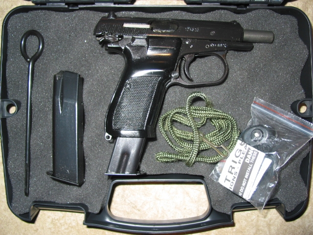 Czech Cz-82 Semi-Auto Pistol/9x18 Mak.-Complete Package 9mm Makarov For ...