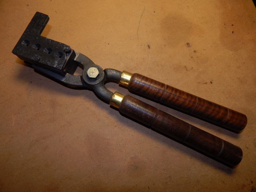 Saeco 4 Cavity 9mm 130 gr Mold 9mm Luger 15639611 - GunAuction.com