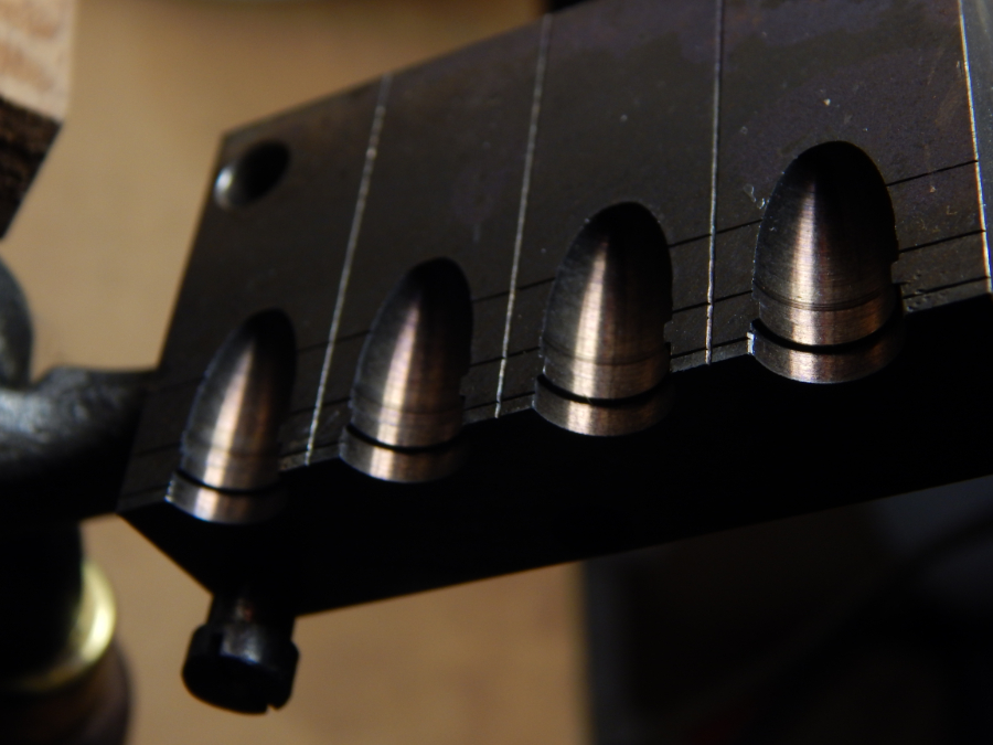 Saeco 4 Cavity 9mm 130 gr Mold 9mm Luger 15639611 - GunAuction.com