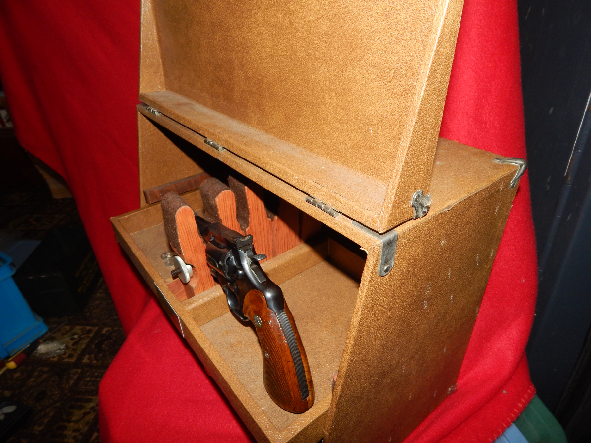 Pachmayr Pistol Shooters Box For Sale at GunAuction.com - 17112367