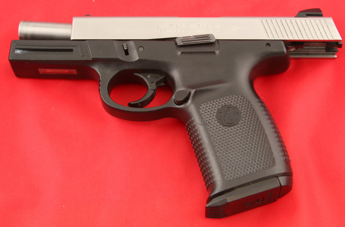 Smith & Wesson 40VE 2 mags, case, papers, Manuf p/n 220023 .40 S&W ...