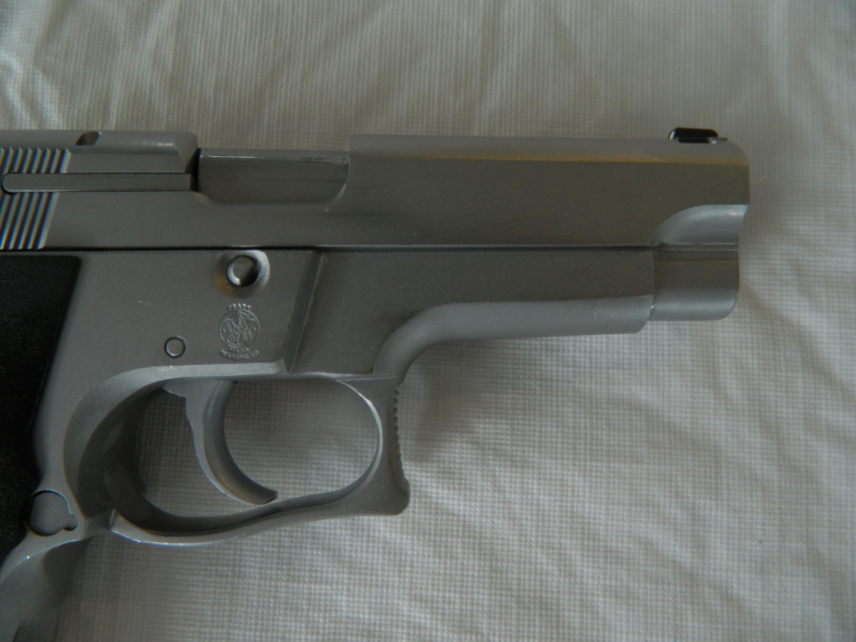 Smith & Wesson Model 5906 Stainless 9mm Luger For Sale at GunAuction ...