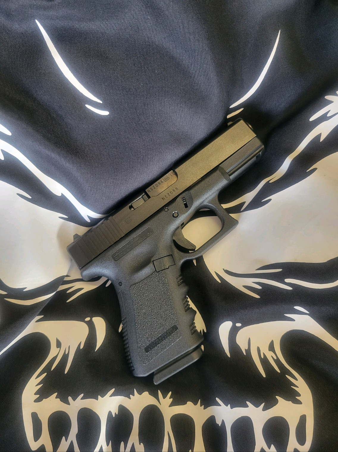 Glock 19C with one 15 Round Magazine 9mm Luger 17264358 - GunAuction.com